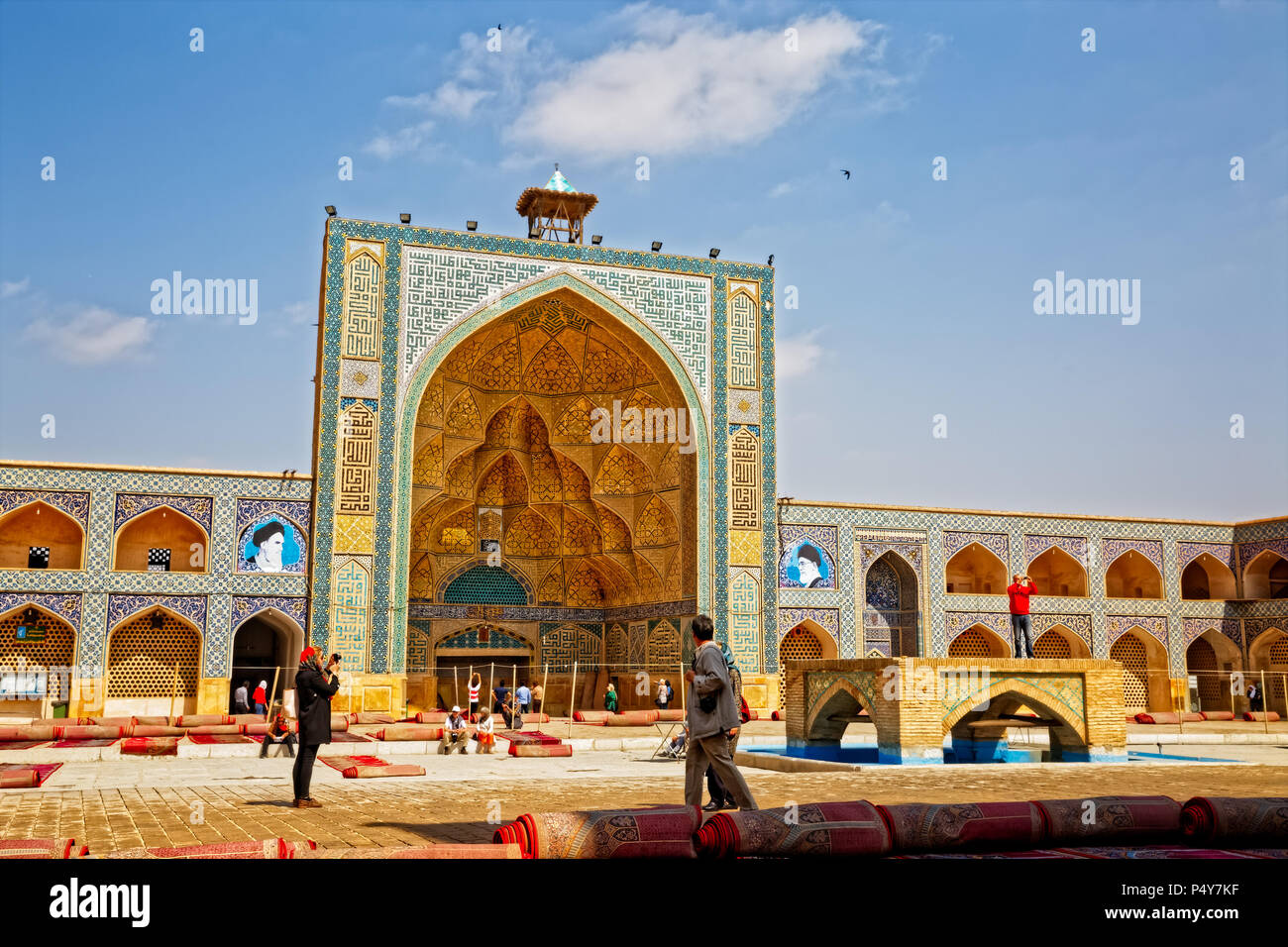 Jameh mosque west iwan Stock Photo - Alamy