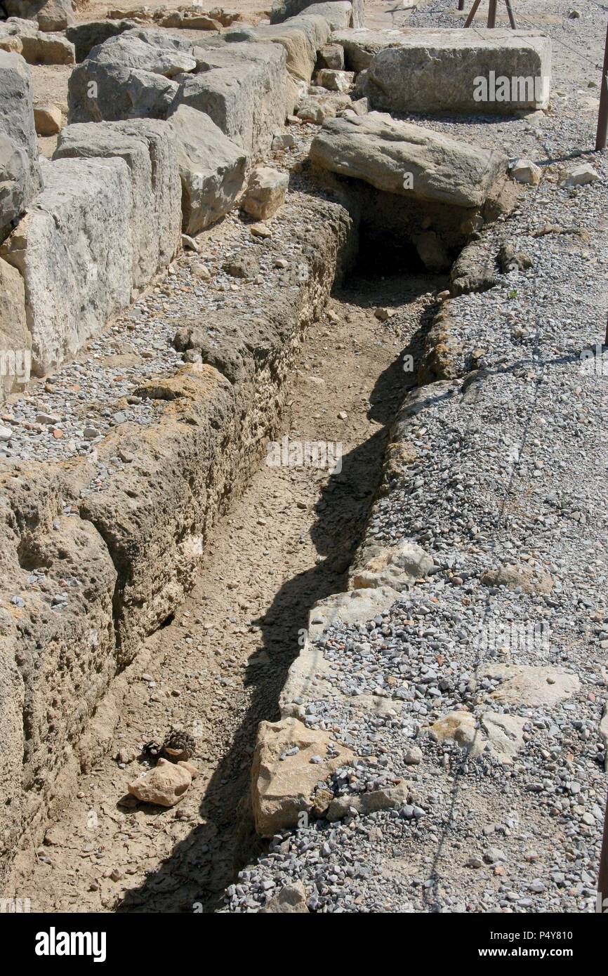 Roman sewer system hi-res stock photography and images - Alamy