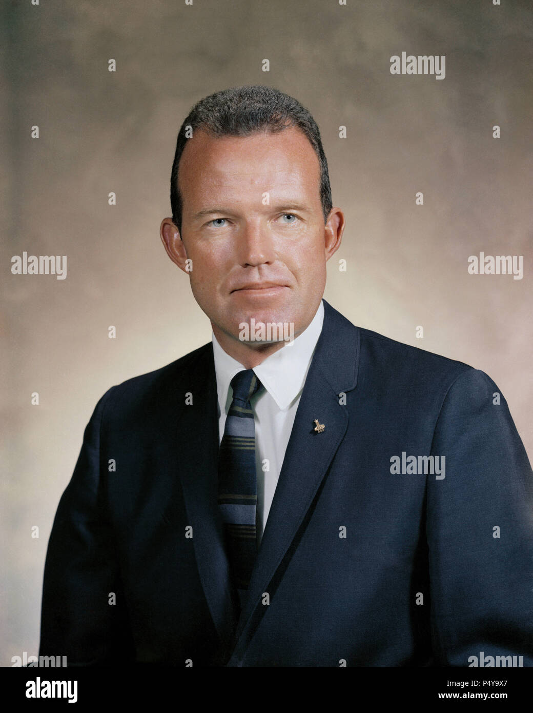 (10 Sept. 1964) --- Astronaut L. Gordon Cooper Jr. portrait Stock Photo ...