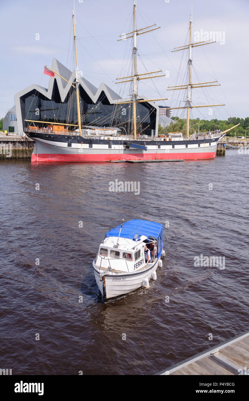 Govan ferry hi-res stock photography and images - Alamy