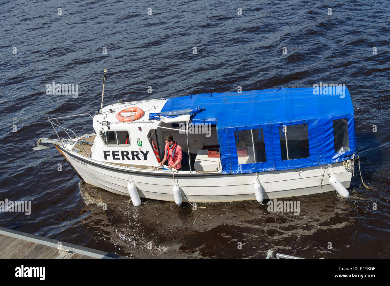 Govan summer ferry hi-res stock photography and images - Alamy
