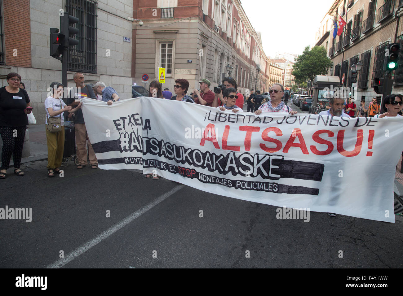 Two prison guards hi-res stock photography and images - Alamy