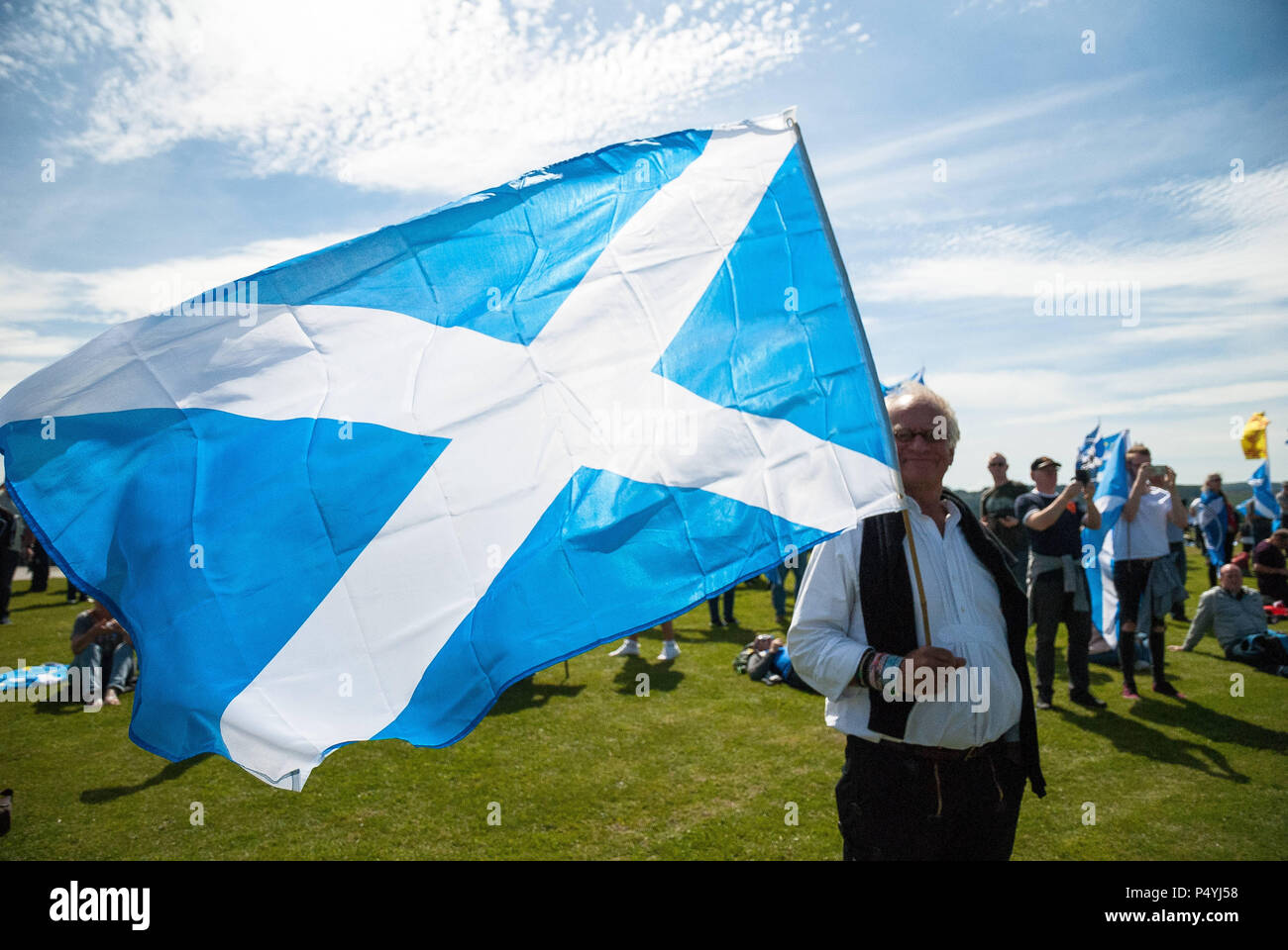 Man holding scottish flag hi-res stock photography and images - Alamy