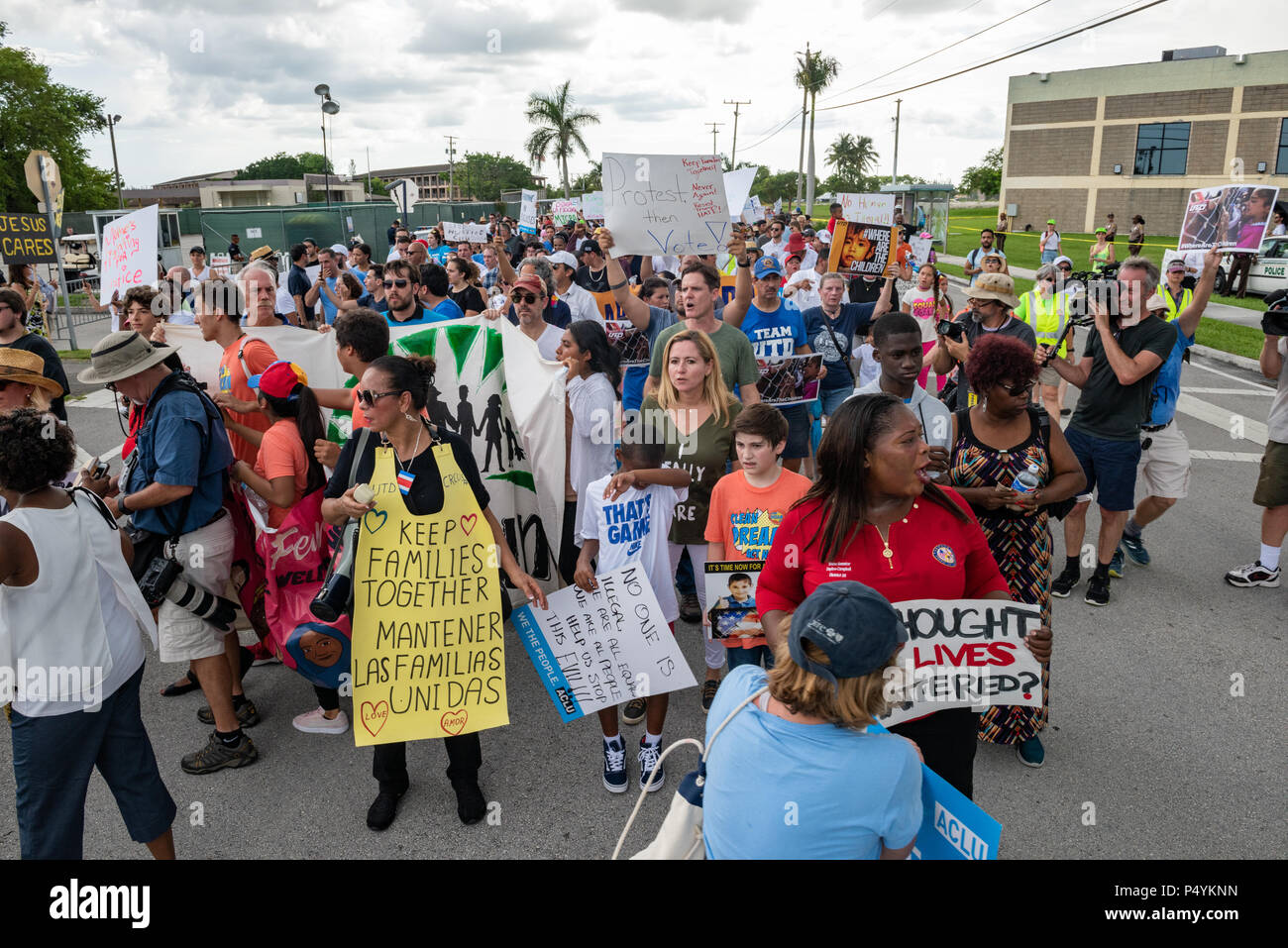 Homelessness protest child hi-res stock photography and images - Alamy