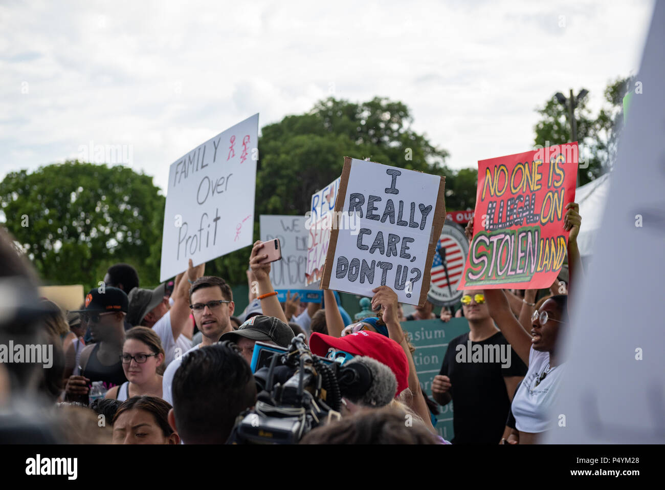 Homelessness protest child hi-res stock photography and images - Alamy