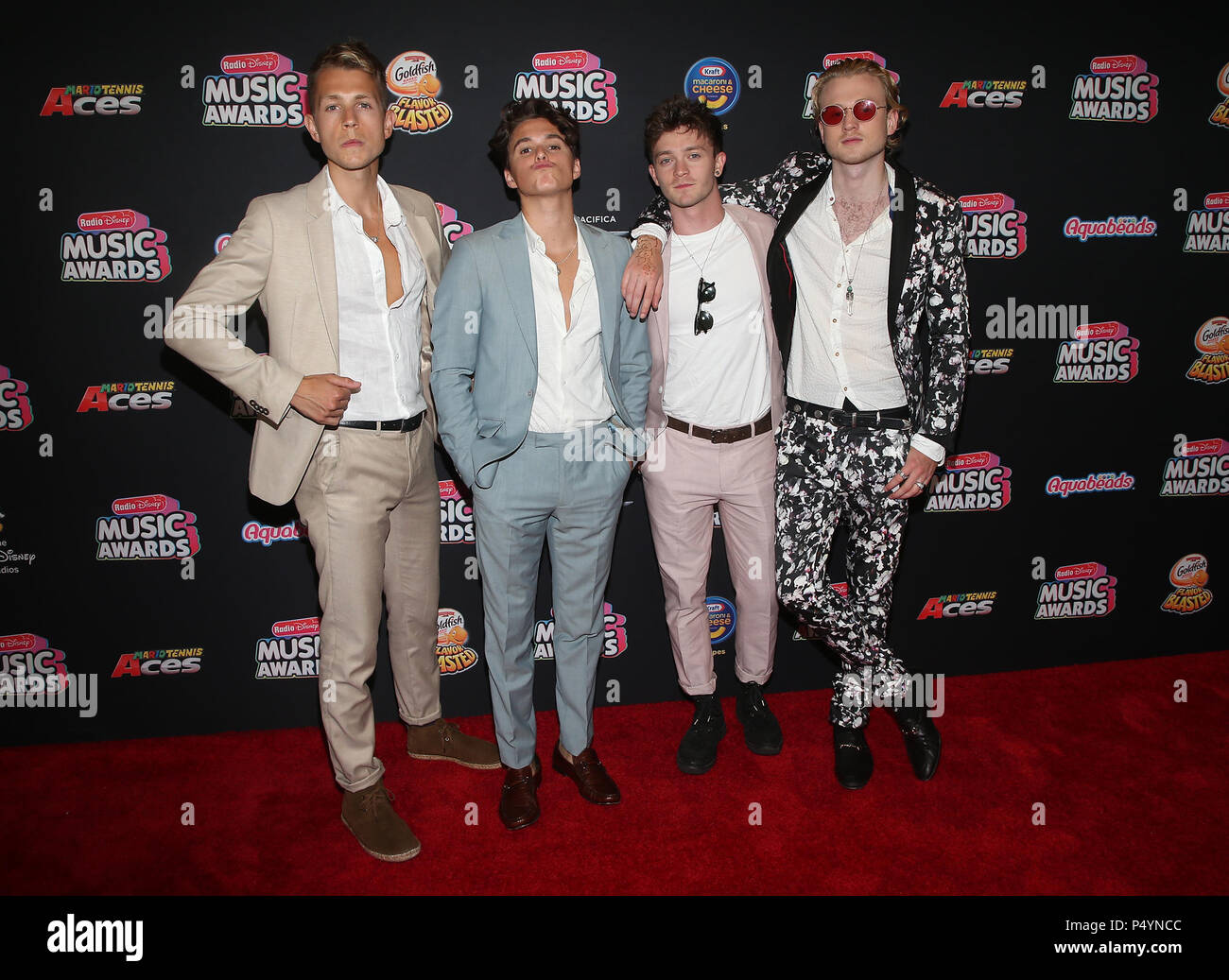 The vamps 2018 hi-res stock photography and images - Alamy