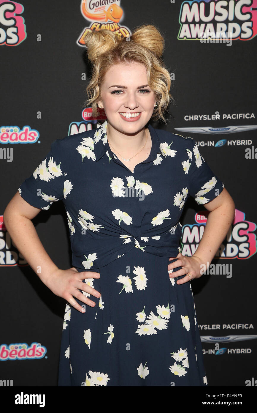 Maddie Poppe High Resolution Stock Photography and Images - Alamy