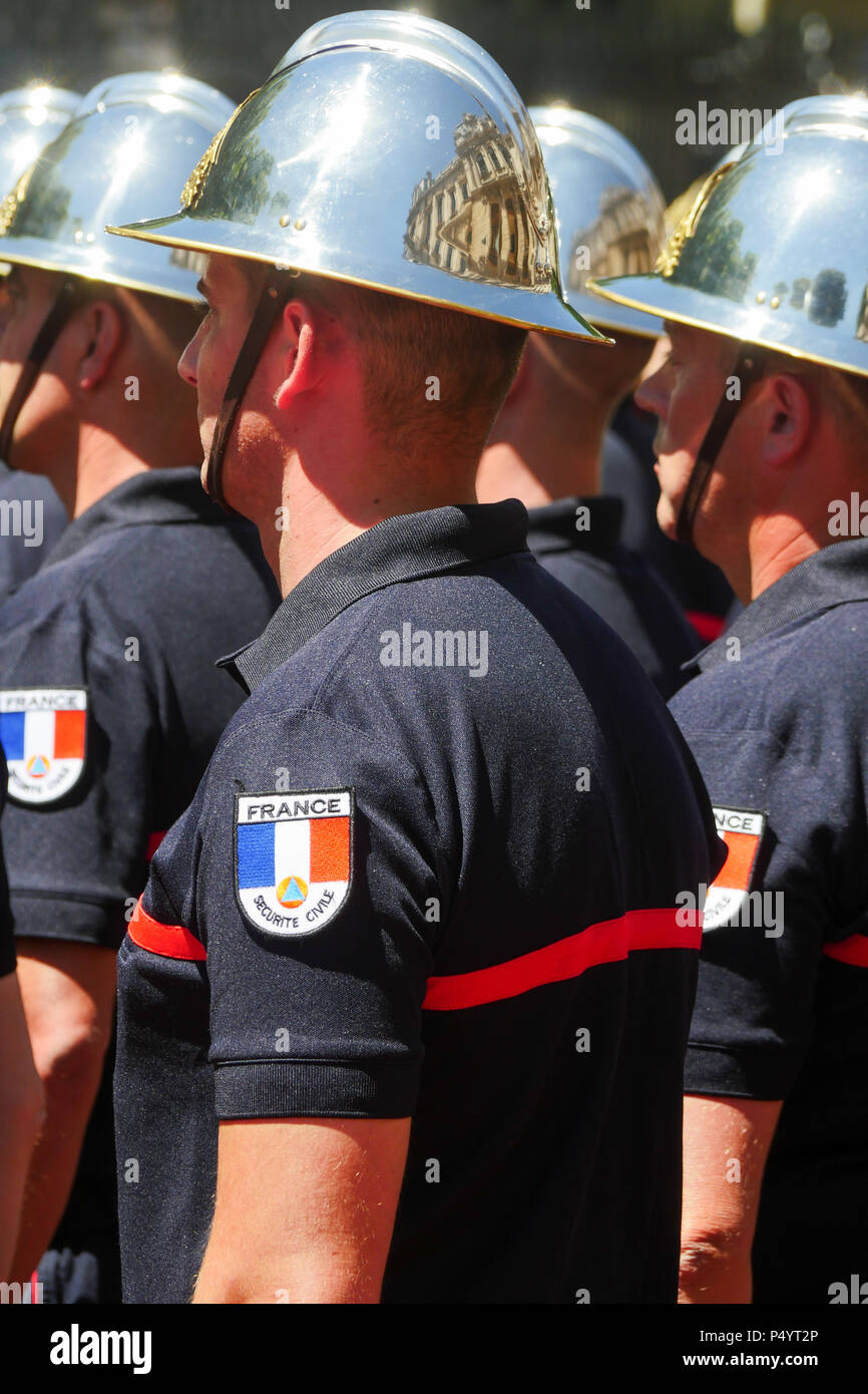 Firefighters from the 11th Batalion of French Fighters will defile in ...