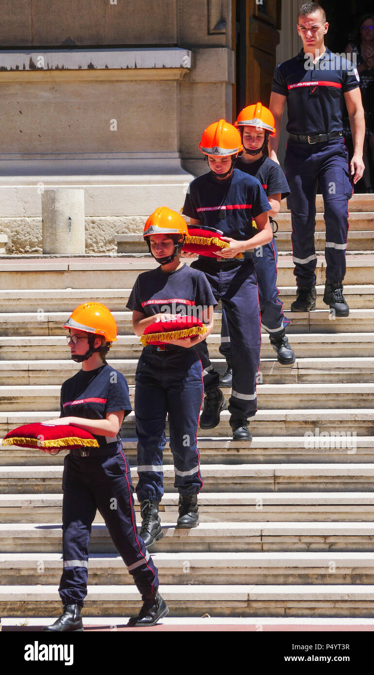 Firefighters from the 11th Batalion of French Fighters will defile in ...