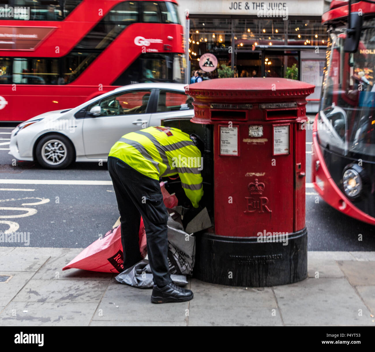 London street post box hi-res stock photography and images - Alamy