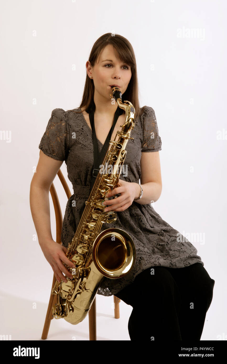 Sax tenor hi-res stock photography and images - Alamy