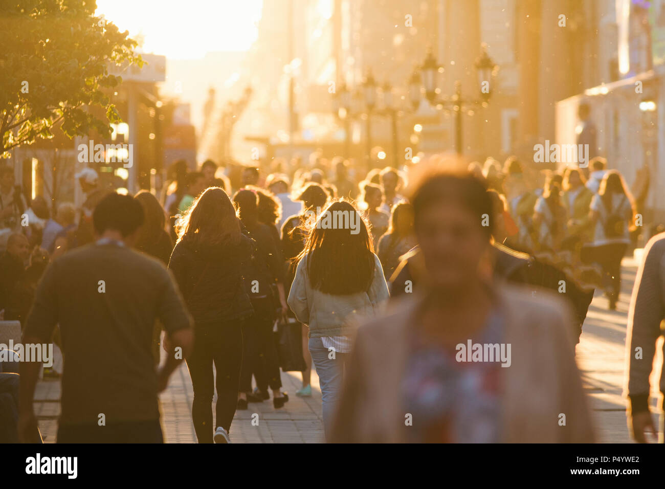 Crowd street hi-res stock photography and images - Alamy