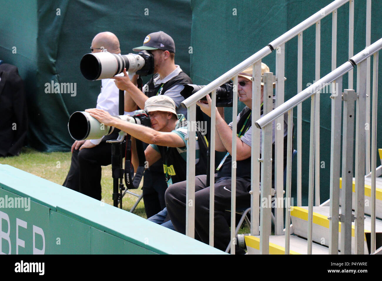 Sports photographers hi-res stock photography and images - Alamy