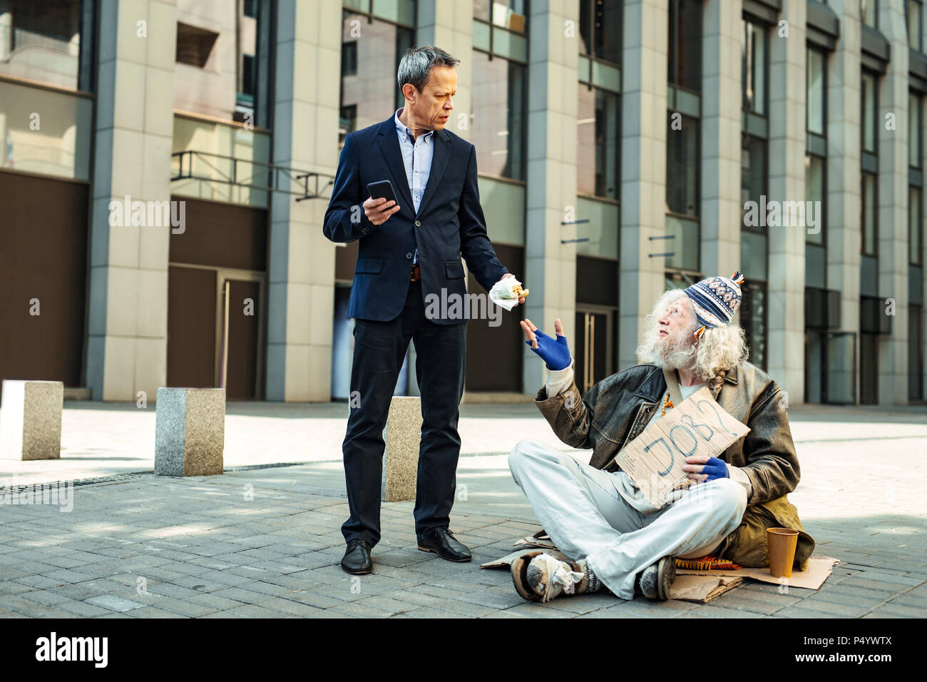 Homeless social worker hi-res stock photography and images - Alamy