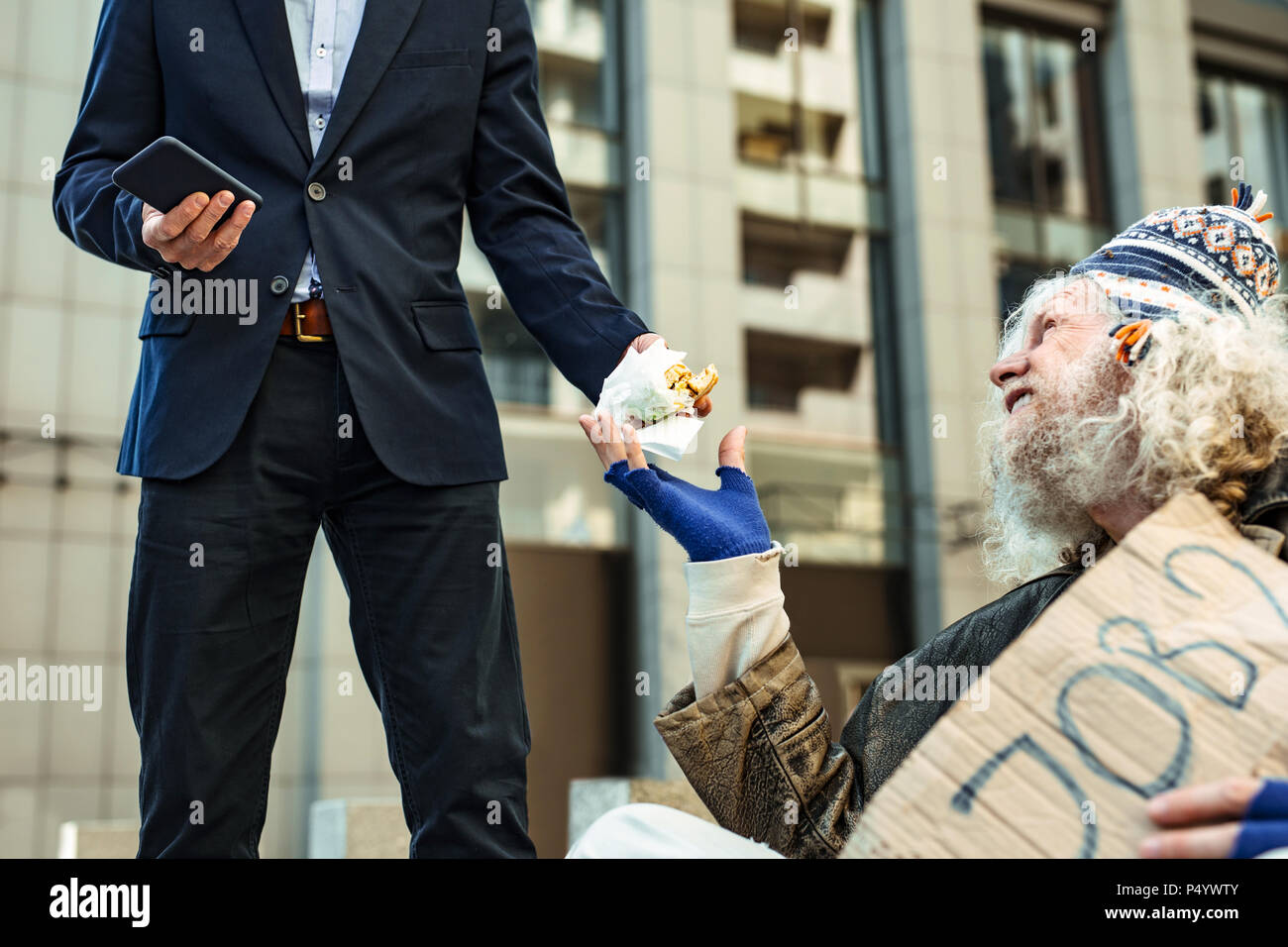 Smiling homeless man hi-res stock photography and images - Alamy