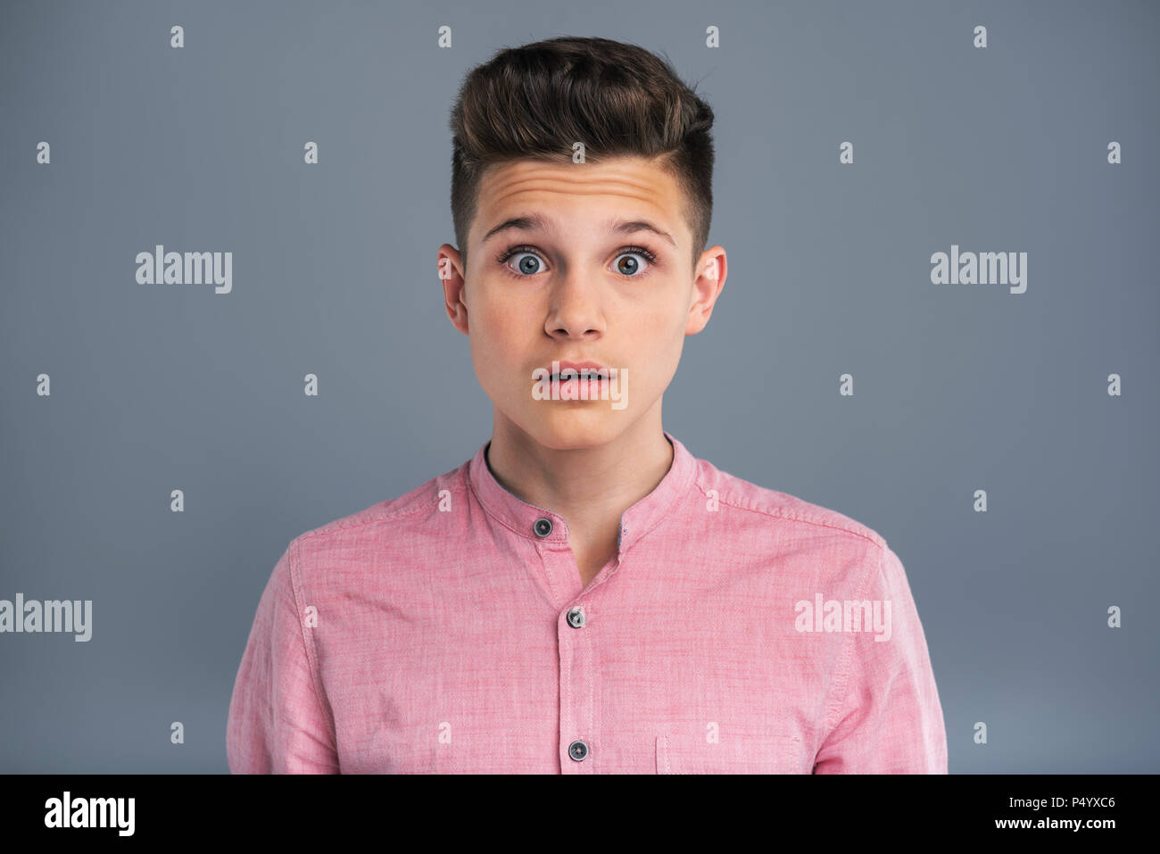 Wide eyed boy hi-res stock photography and images - Alamy