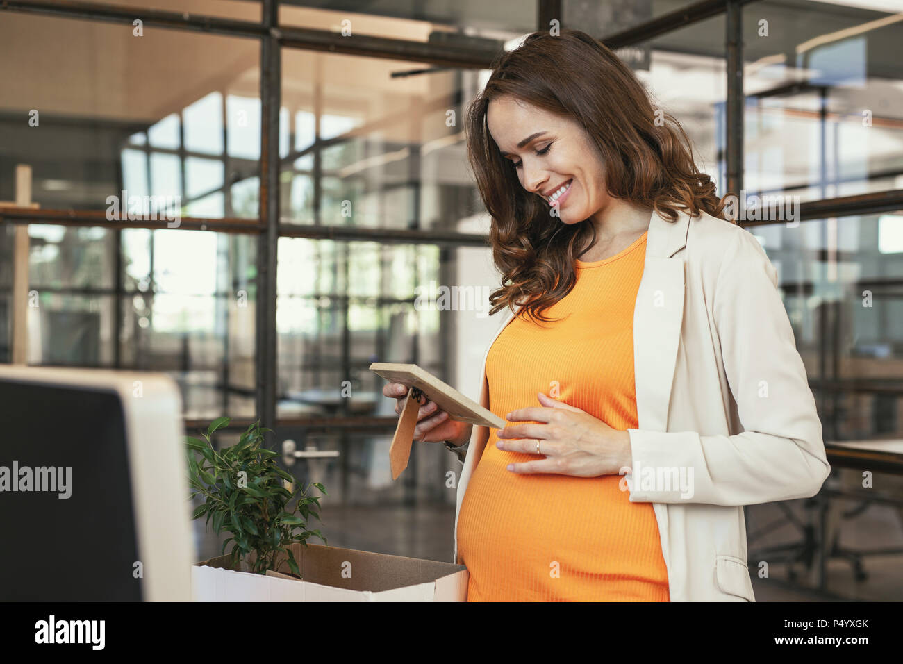 Maternity leave mom employee hi-res stock photography and images - Alamy