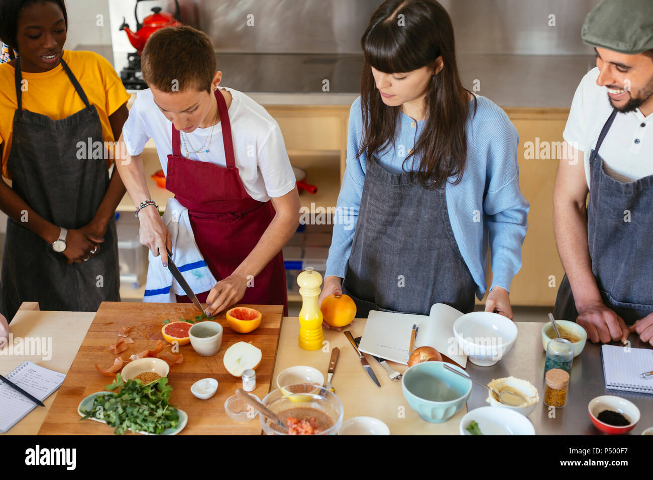 African american workshop training hi-res stock photography and images ...