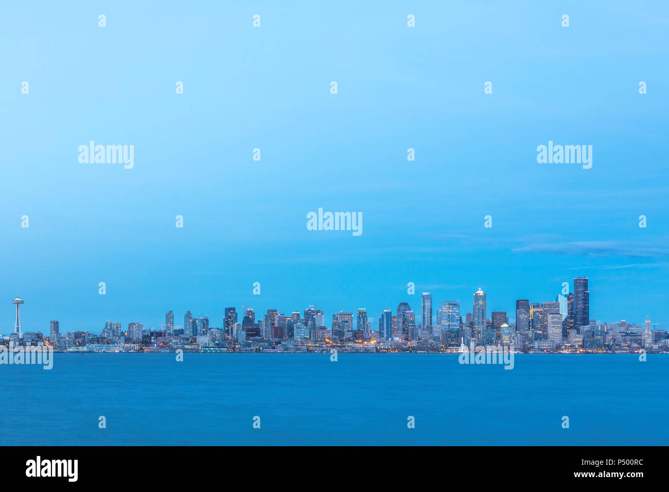 Skyline blue hour hi-res stock photography and images - Alamy