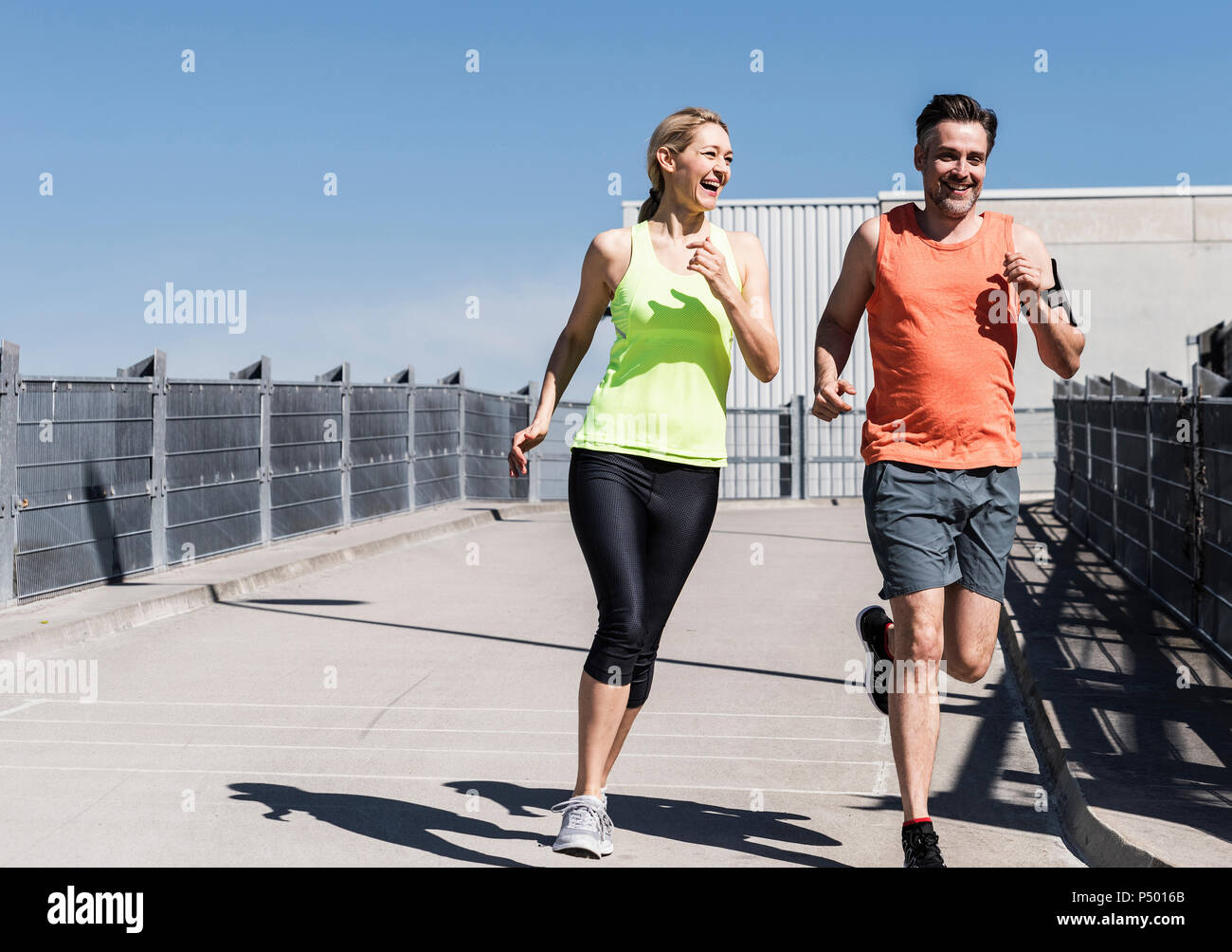 Fit couple hi-res stock photography and images - Alamy