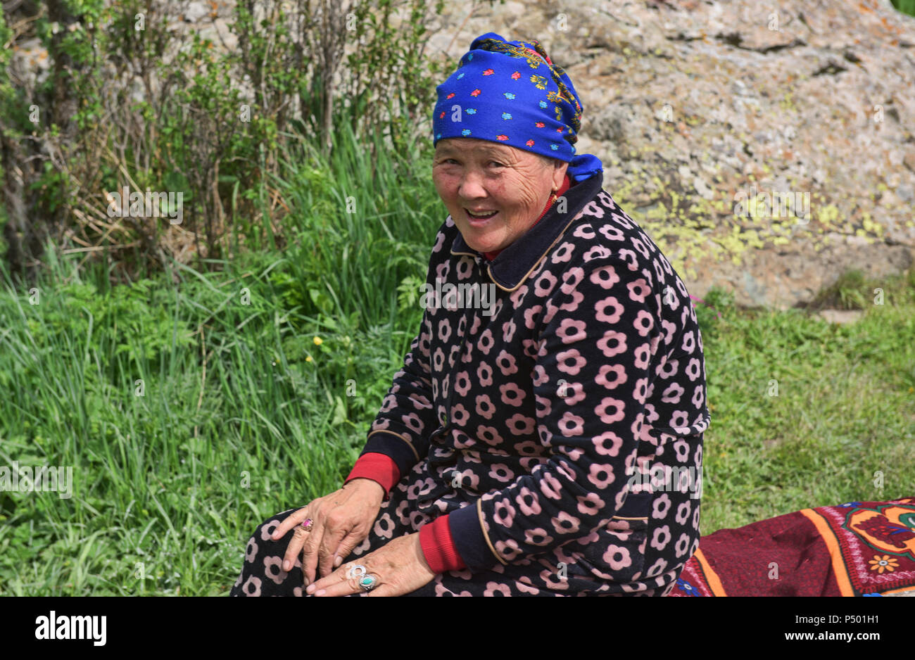 Old grandmother babushka hi-res stock photography and images - Alamy