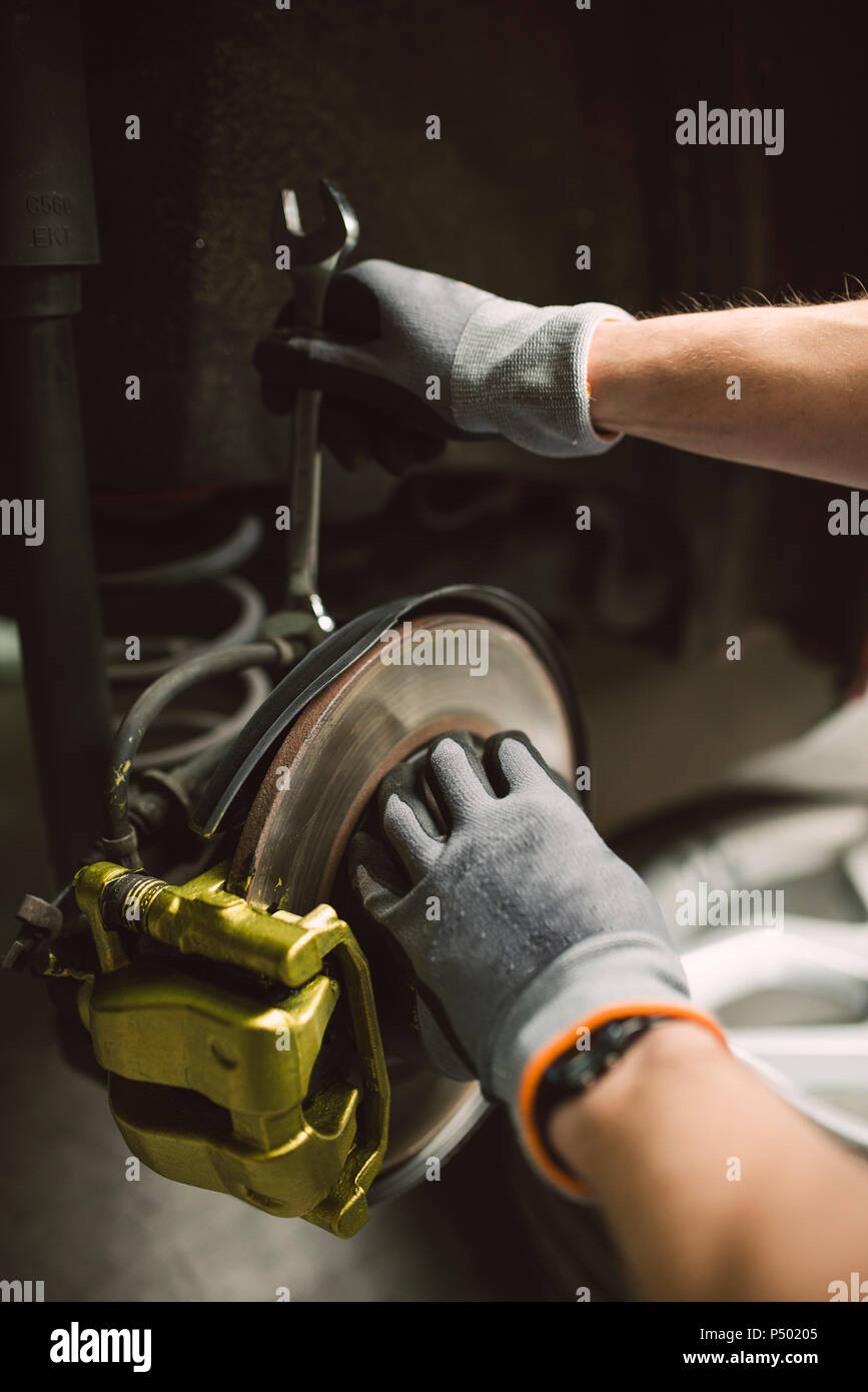 Mechanic fixing hi-res stock photography and images - Alamy