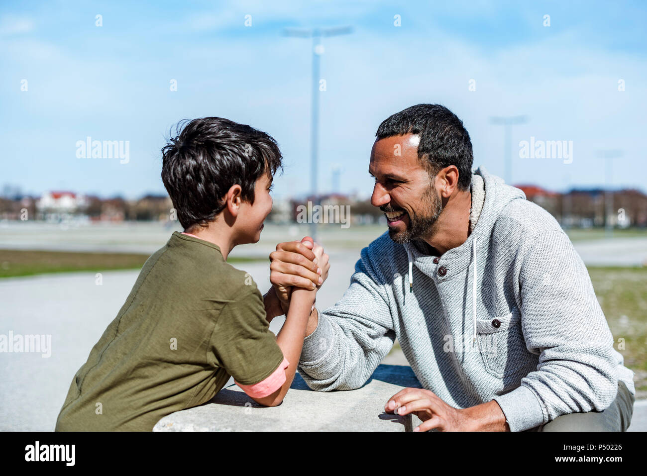 Arm wrestling hi-res stock photography and images - Alamy