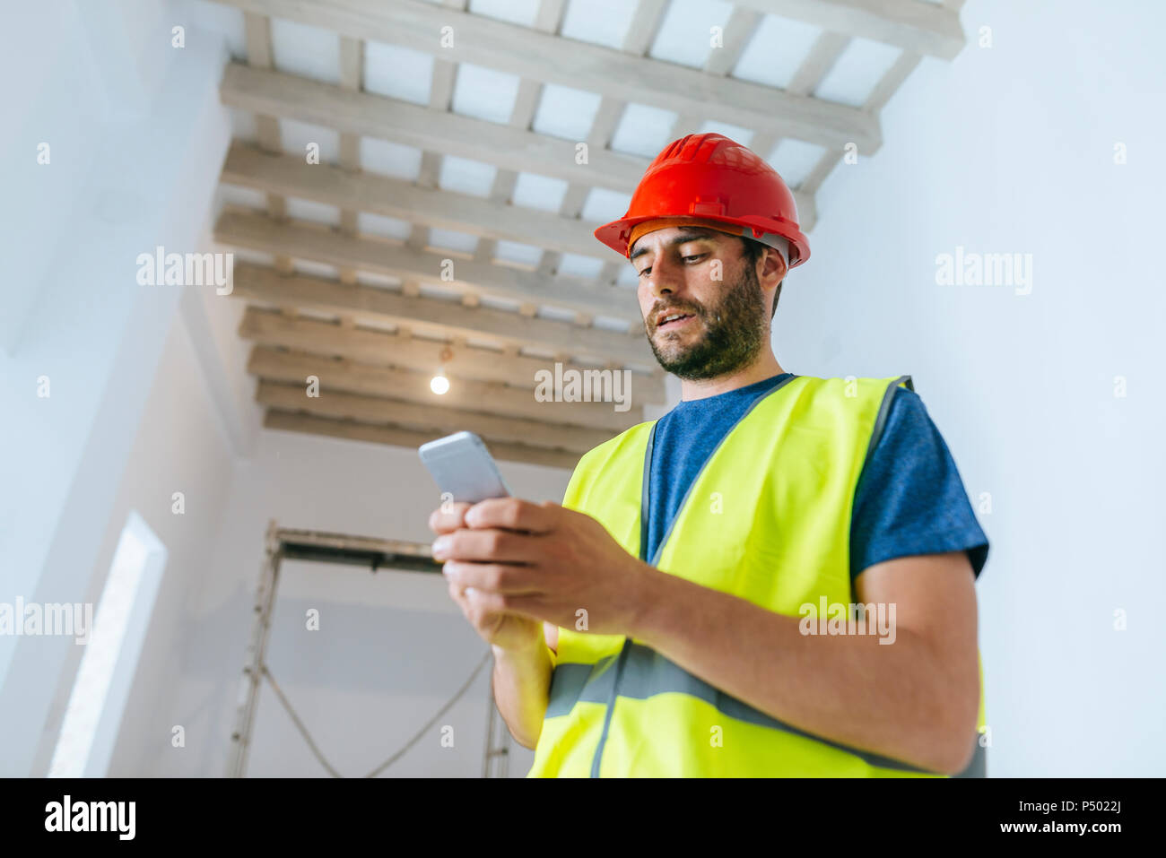 Telecommunications workers hi-res stock photography and images - Alamy