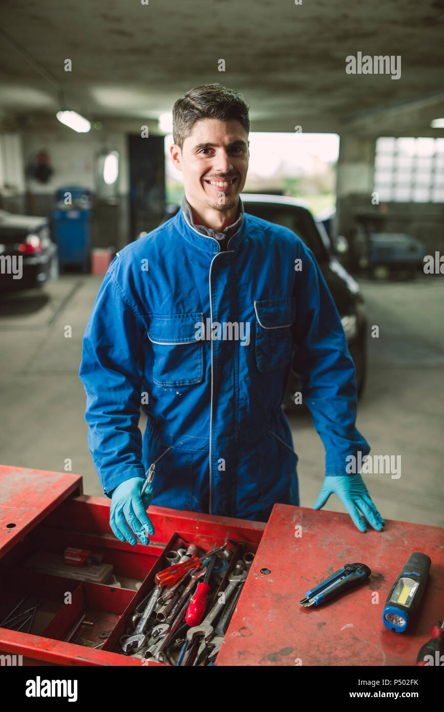 Mechanic laughing hi-res stock photography and images - Alamy