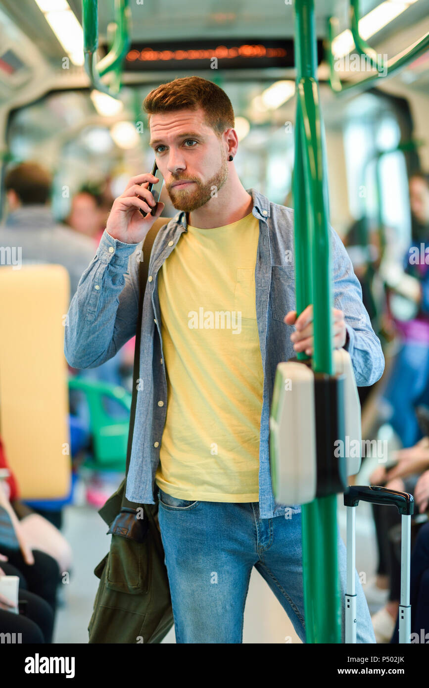 Iphone 4 young adult hi-res stock photography and images - Alamy