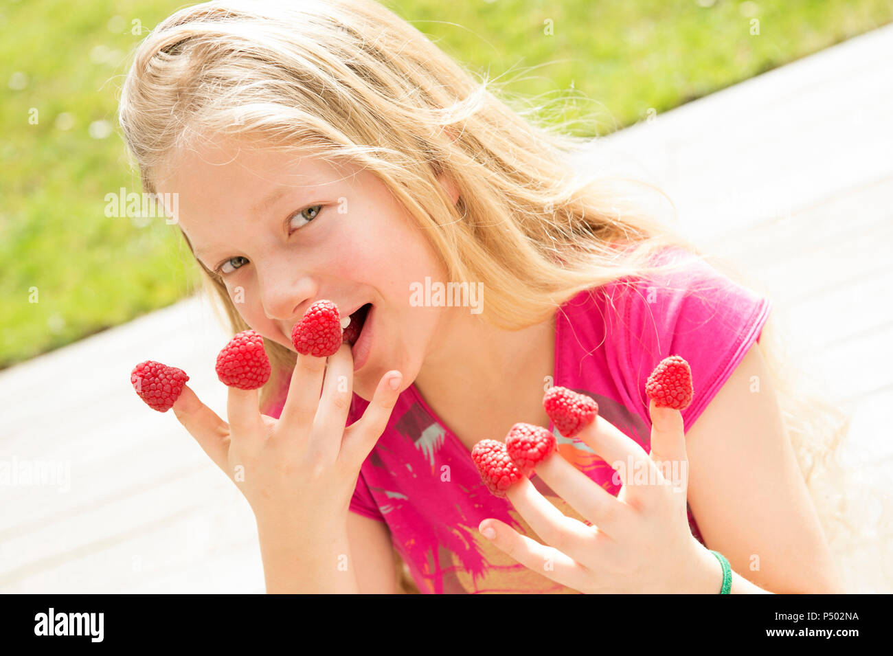 Girl fingers hi-res stock photography and images - Alamy