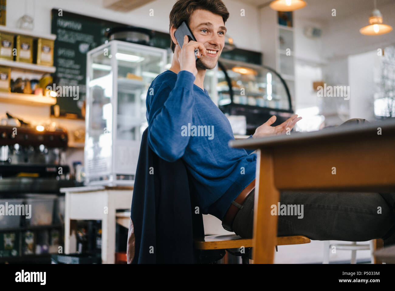 Cell amenities hi-res stock photography and images - Alamy