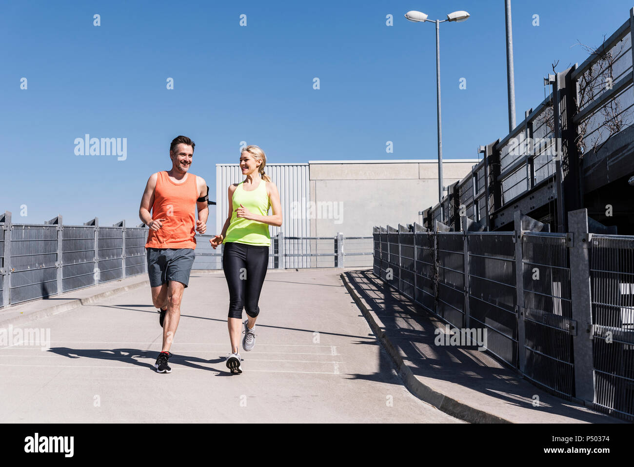 Fit couple hi-res stock photography and images - Alamy