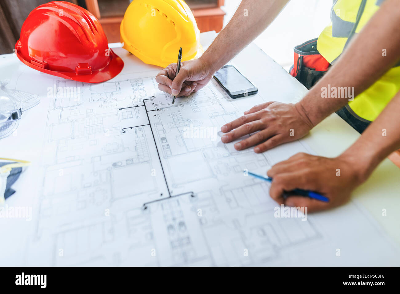 Working hands drawing hi-res stock photography and images - Alamy