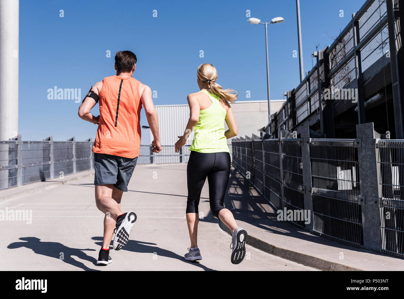 Fit couple hi-res stock photography and images - Alamy