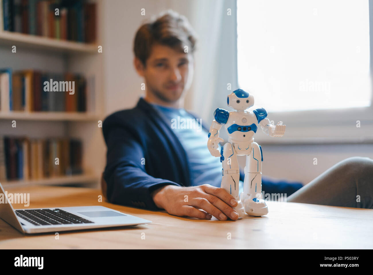 Humans and robots hi-res stock photography and images - Alamy