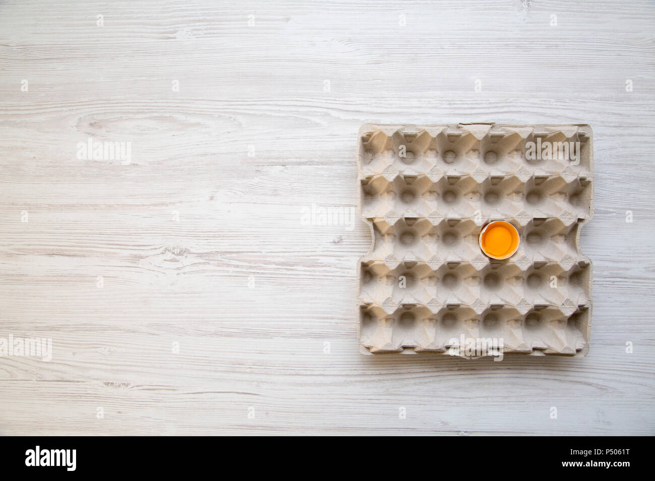 Broken nest box hi-res stock photography and images - Alamy