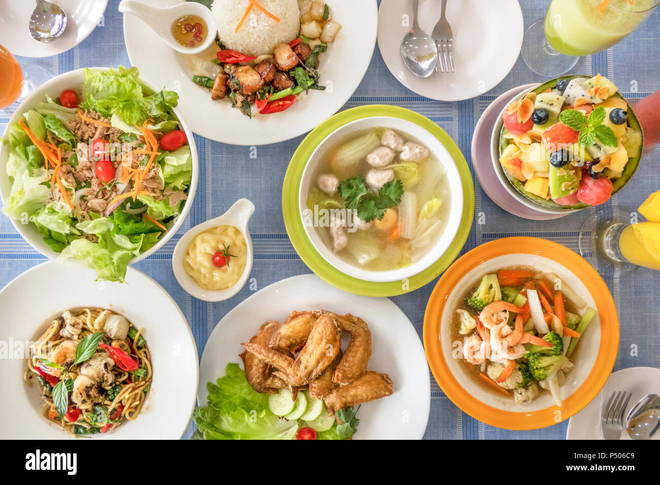 Full view of dining table hi-res stock photography and images - Alamy