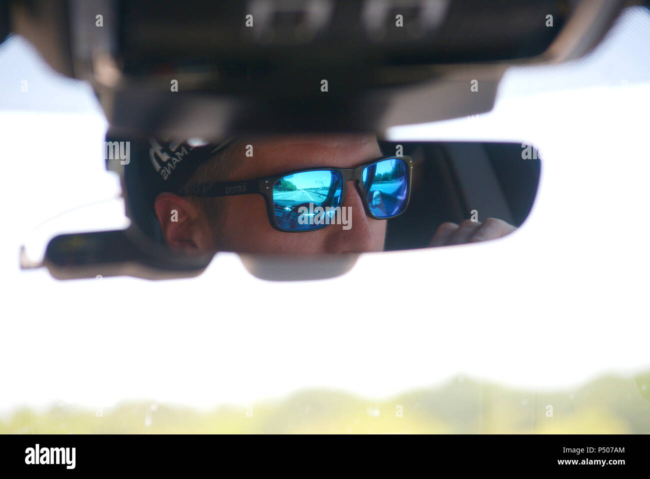 Man in blue shades hi-res stock photography and images - Alamy