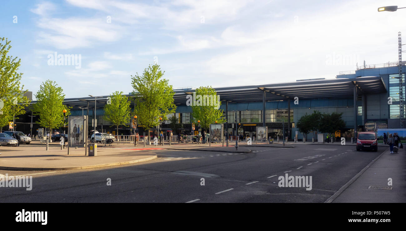 Security Heathrow Airport High Resolution Stock Photography and Images ...