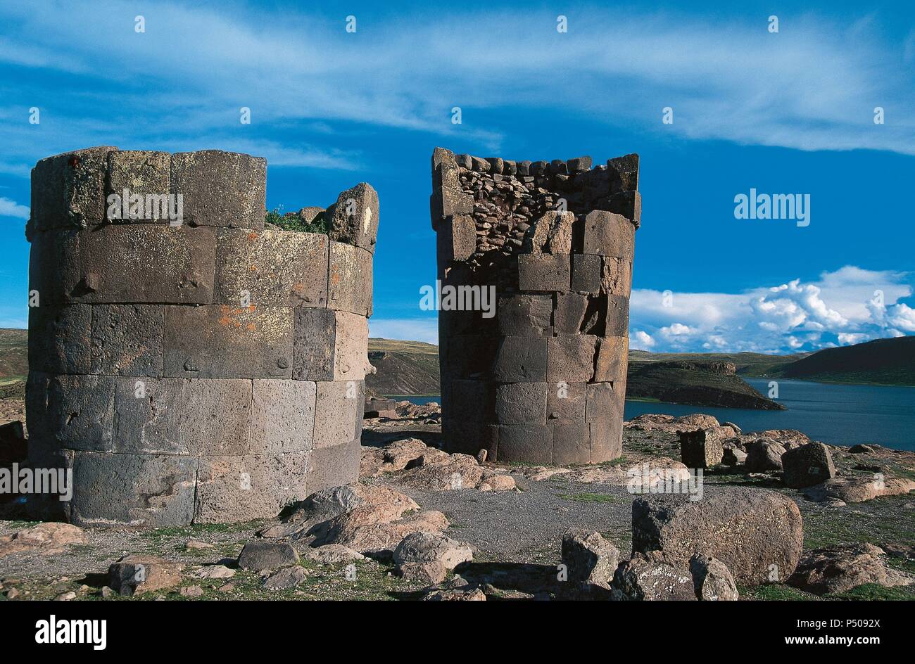 ARTE PRE-INCAICO. PERU. SITIO ARQUEOLOGICO DE SILLUSTANI. Vista de los ...