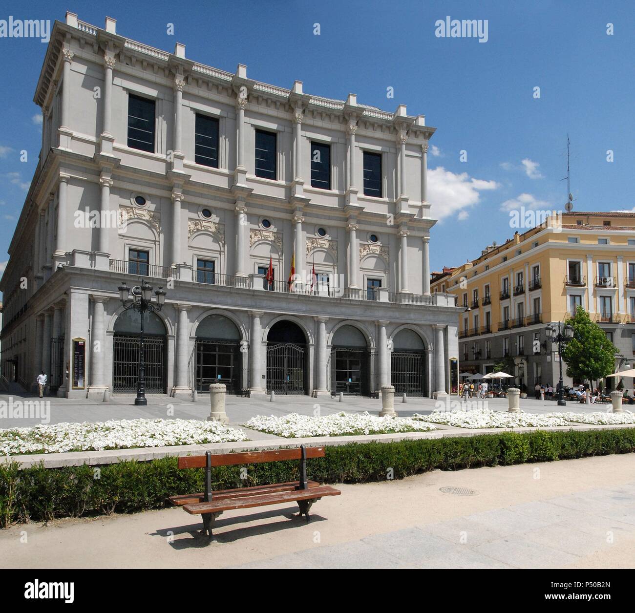 TEATRO REAL. Construído entre 1818 y 1850 según proyecto de Antonio ...