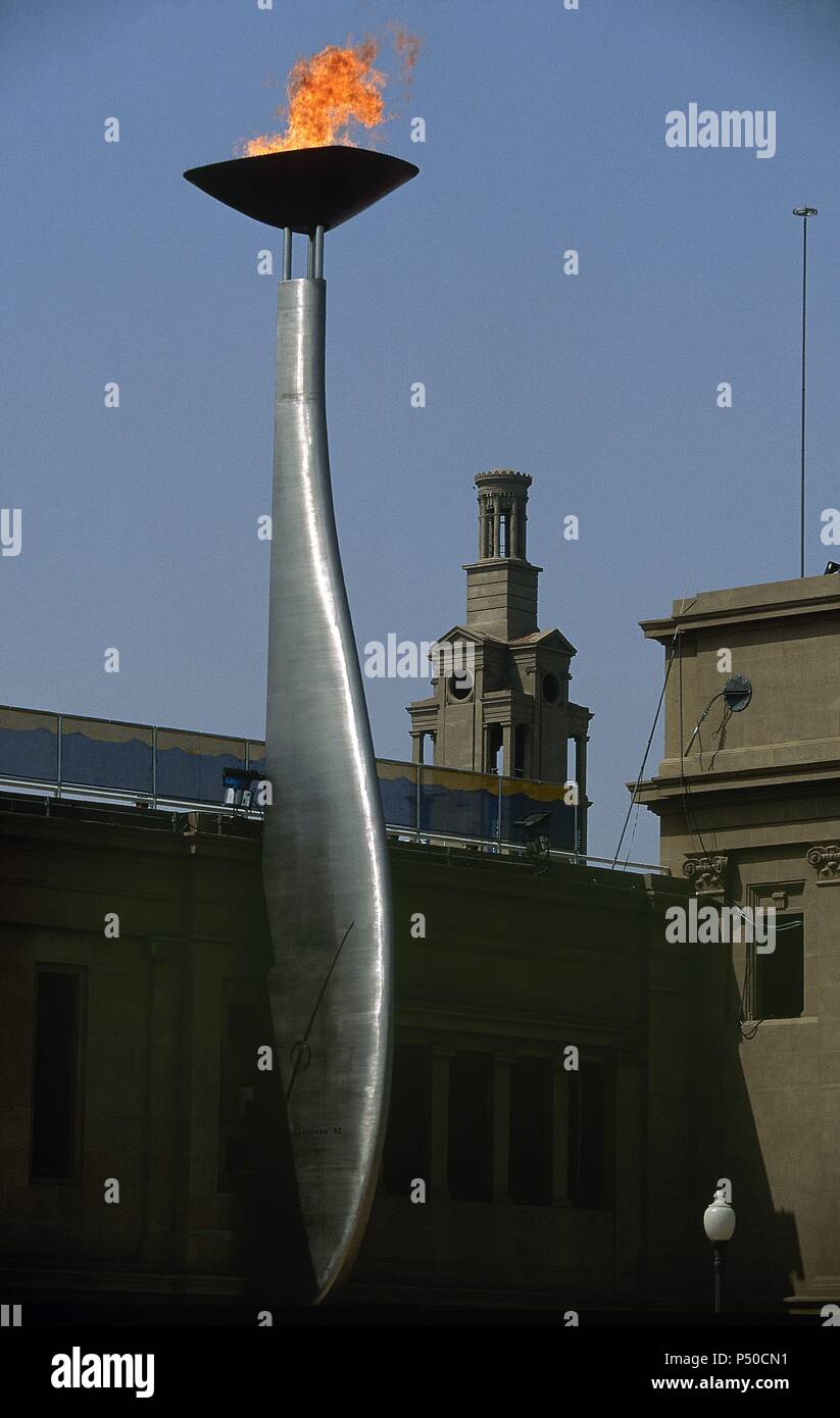 JUEGOS OLIMPICOS "BARCELONA'92". Detalle del PEBETERO con la llama ...