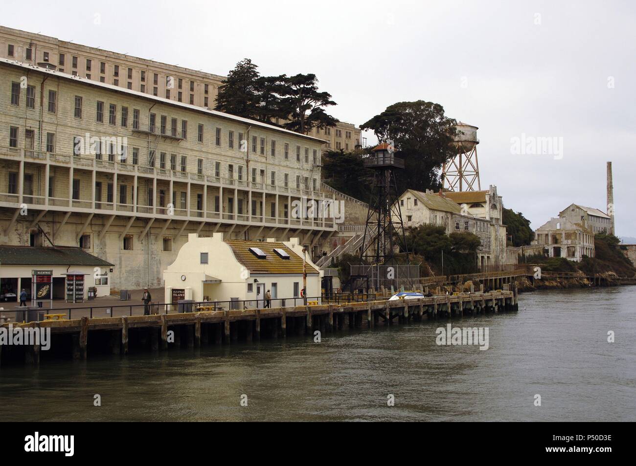 PRISION de la ISLA DE ALCATRAZ. Vista de las instalaciones. San ...