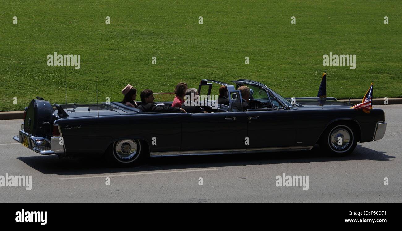 Jfk assassination car hi-res stock photography and images - Alamy
