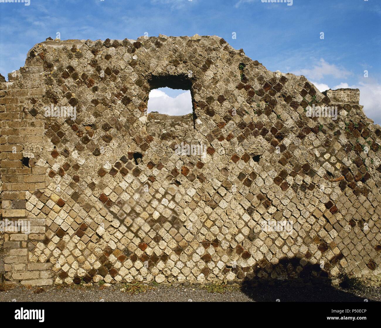 Roman construction techniques hi-res stock photography and images - Alamy