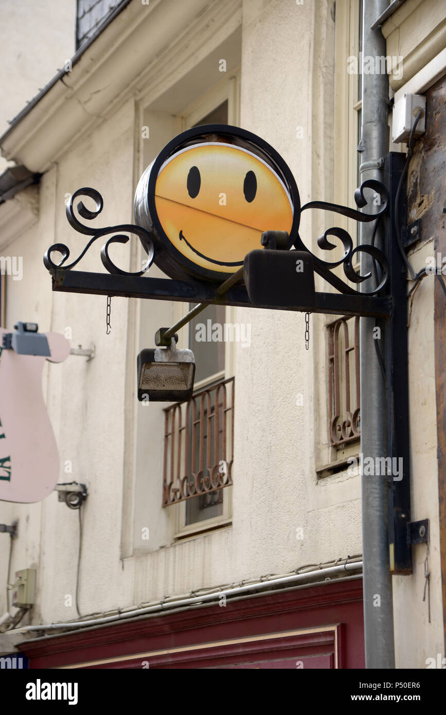 Smiley door hi-res stock photography and images - Alamy