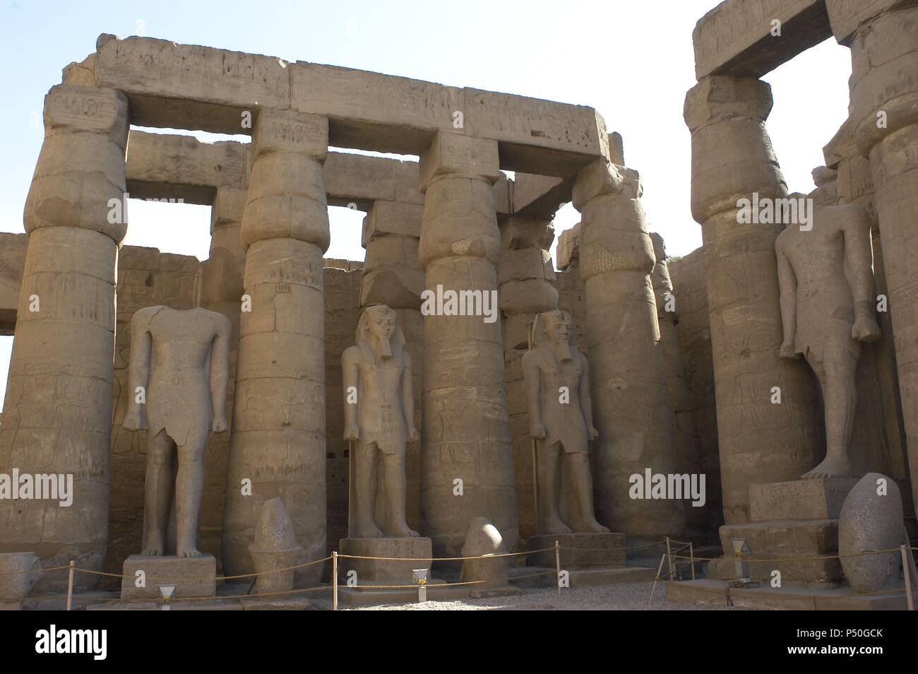 Egypt architrave ancient egyptian hi-res stock photography and images ...