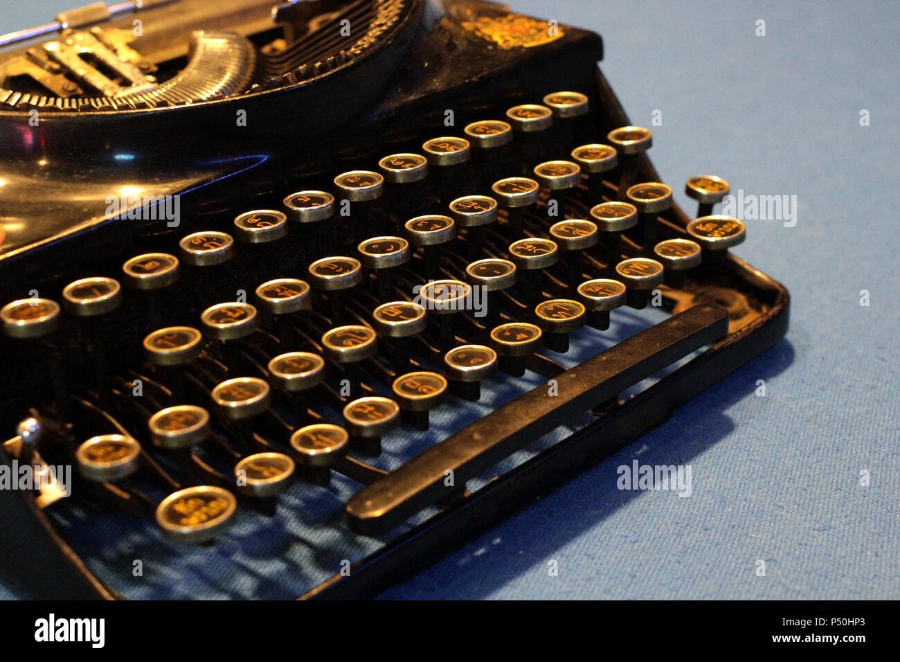 Old typing machine hi-res stock photography and images - Alamy
