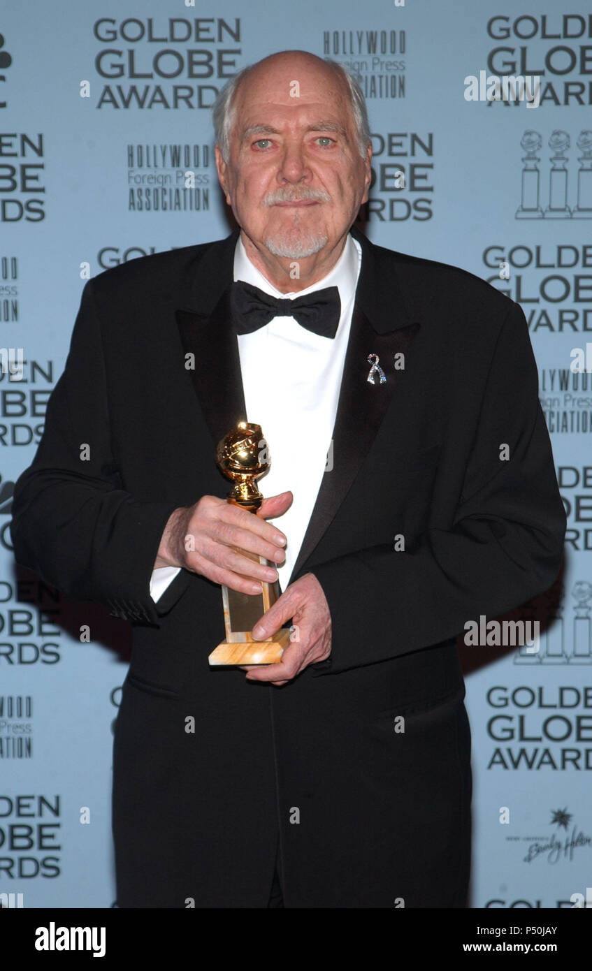 Robert Altman with his award for Best Director-Motion Picture at the ...